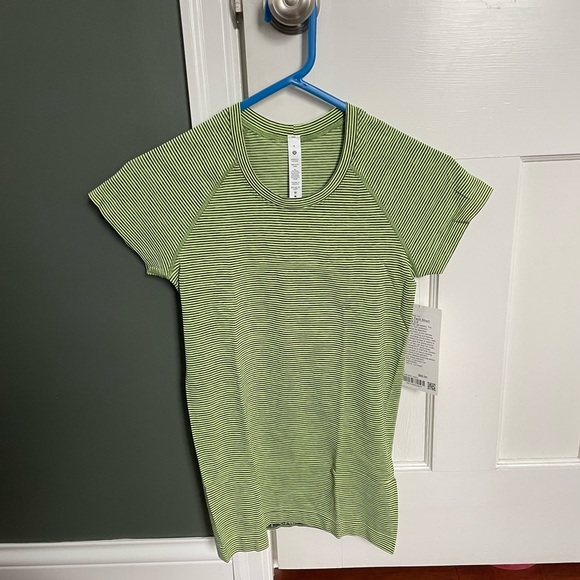 lululemon athletica | Tops | Nwt Lululemon Swiftly Tech Short Sleeve Shirt 2 Wee Are From Space ...
